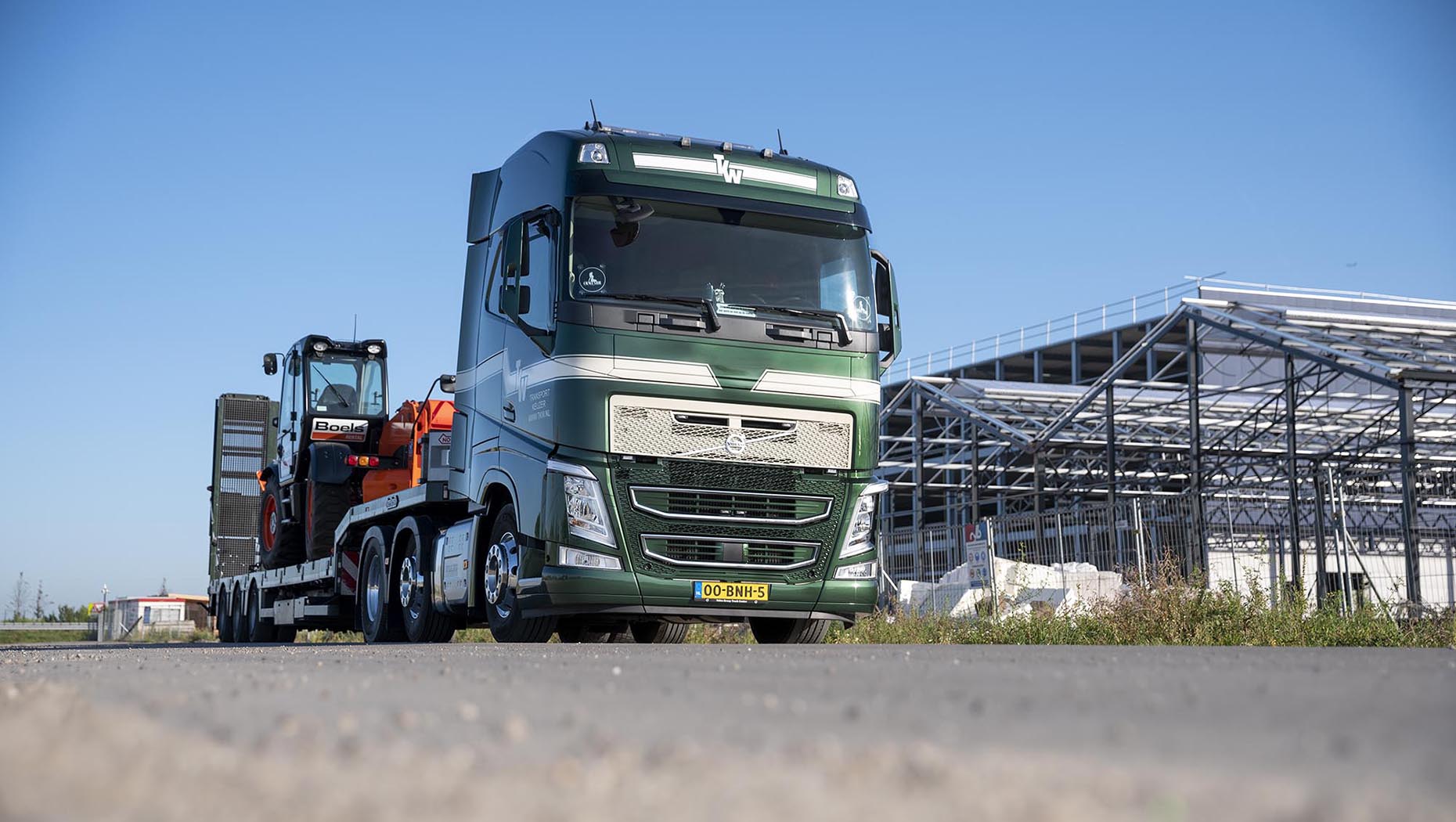 Vier Volvo FH-trekkers voor Transport Keijzer