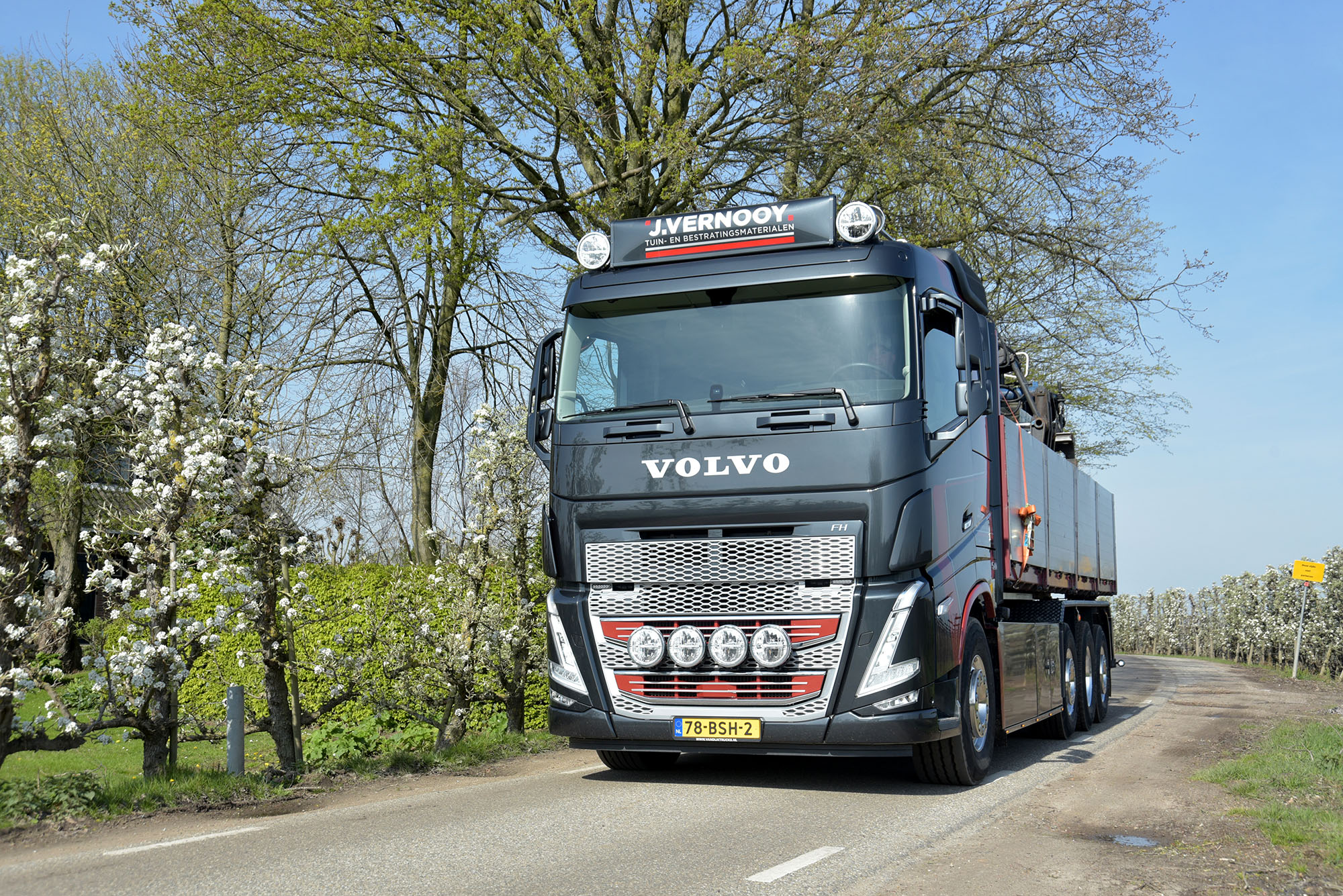 Chauffeur J. Vernooy over lederen interieur luxe Volvo FH | Volvo Trucks