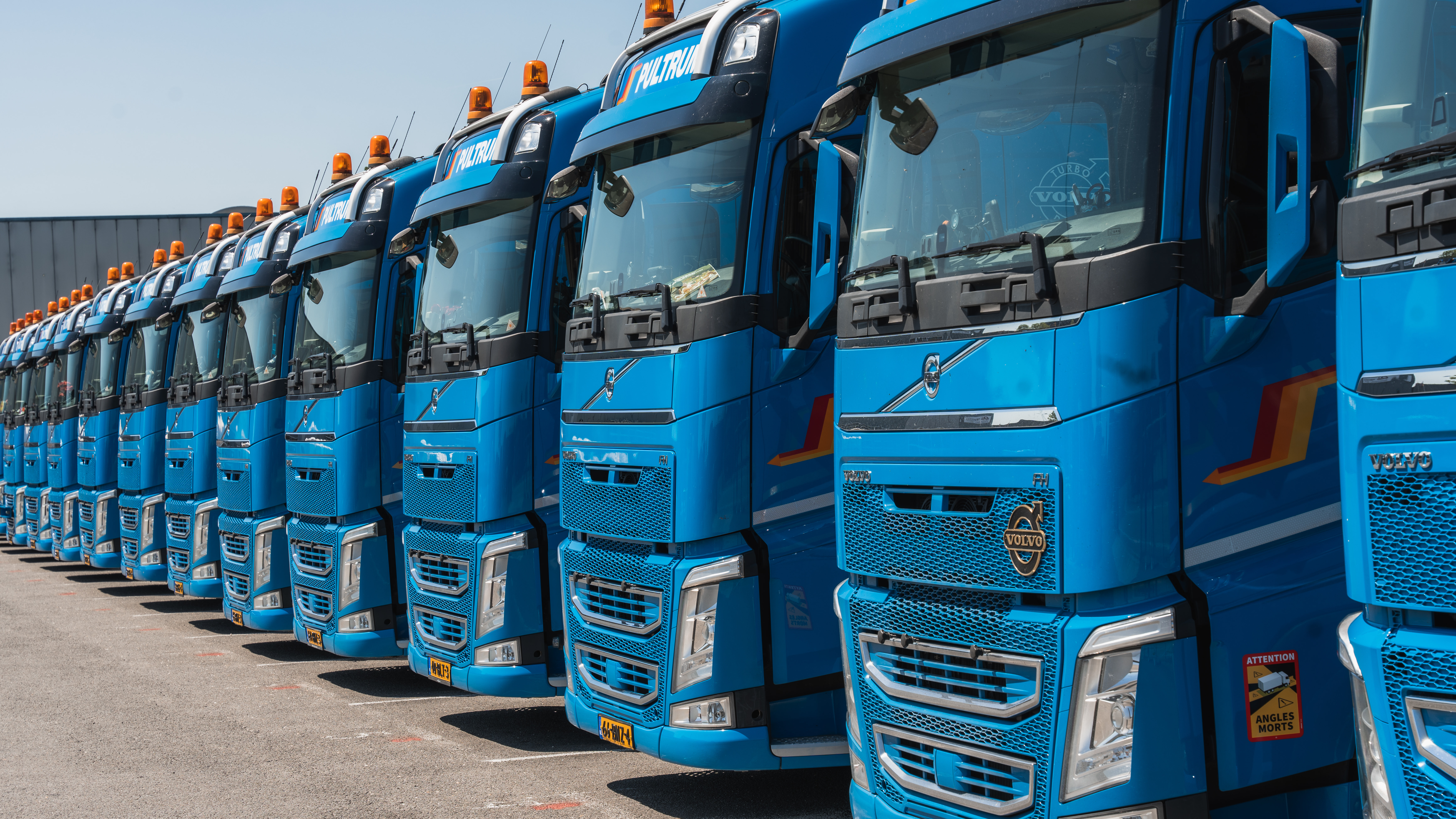 Pultrum Rijssen viert jubileum met Volvo Trucks