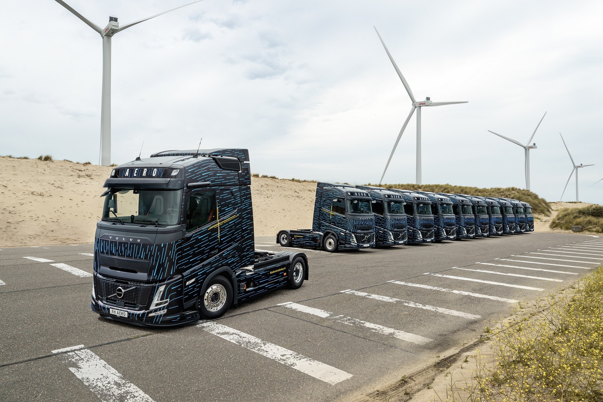 Opvallende striping benadrukt aerodynamisch design van Volvo FH Aero ...
